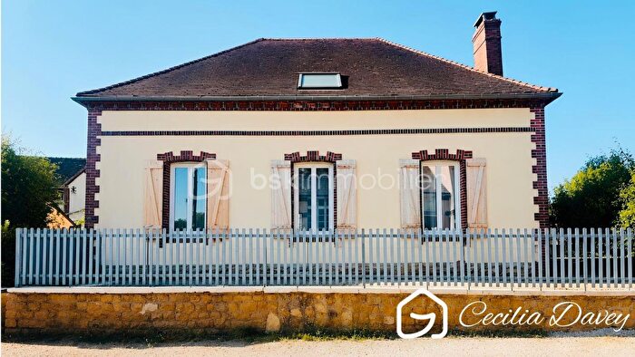 Saint-Martin-sur-Ouanne : Maison 6 pièces à vendre