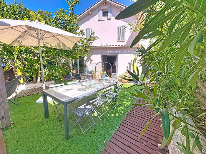 Maison à vendre - Cannes, Bocca Sud - 6 pièces - 4 chambres