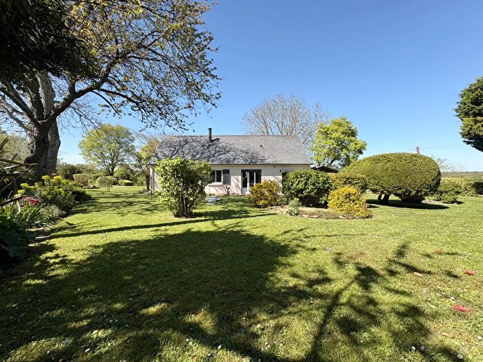 Maison à vendre - Écuillé - 5 pièces - 2 chambres