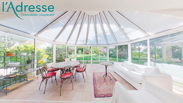 Maison à vendre - Champs-sur-Marne, Centre-ville - 6 pièces - 4 chambres