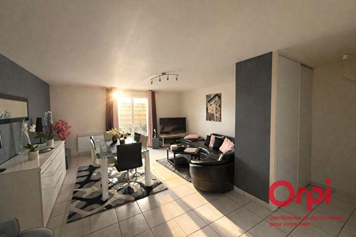 Appartement à vendre - Coignières - 3 pièces - 2 chambres