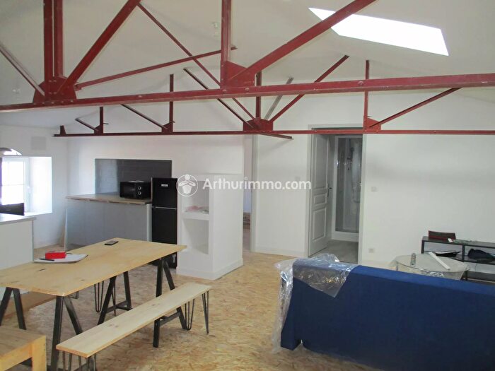 Appartement à louer - Saint-Jean-dAngély - 2 pièces - 1 chambre