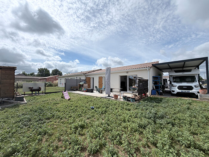 Pujols-sur-Ciron - Maison 4 pièces à louer