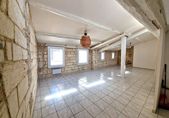 Appartement 3 pièces à Avignon, Palais des Papes, Zone Piétonne, à vendre