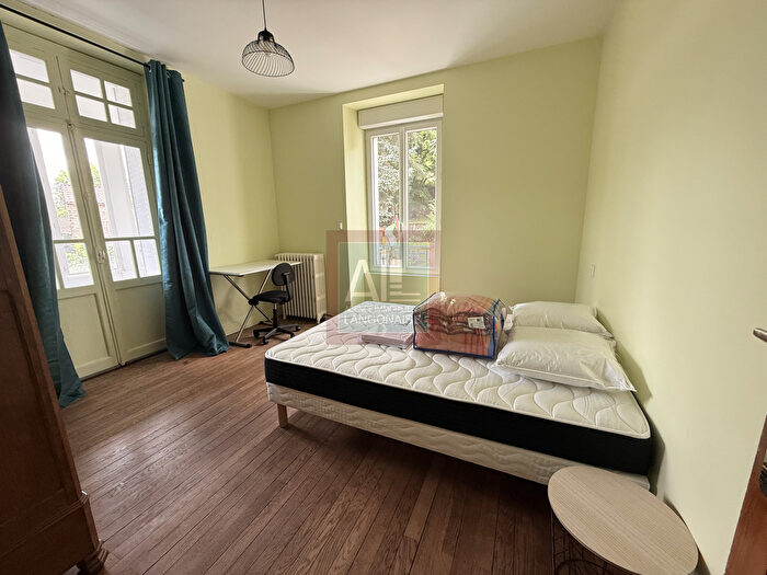 Appartement 8 pièces à louer à Langogne