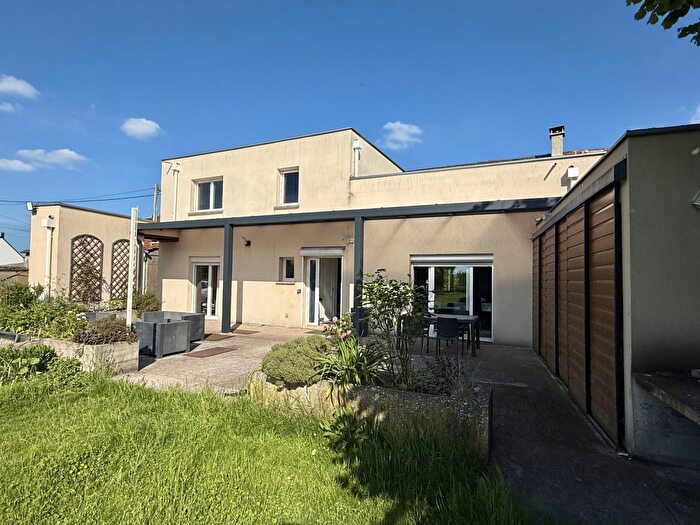 Fresneaux-Montchevreuil : Maison 6 pièces à vendre
