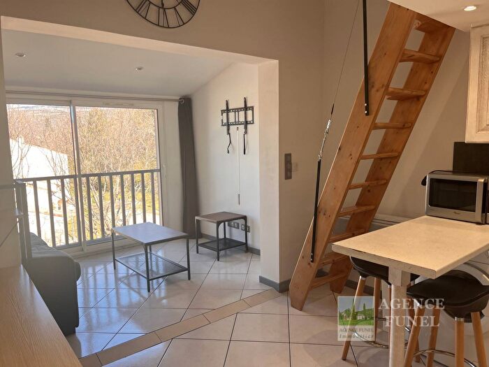 Appartement à louer - Saint-Vallier-de-Thiey - 1 pièce