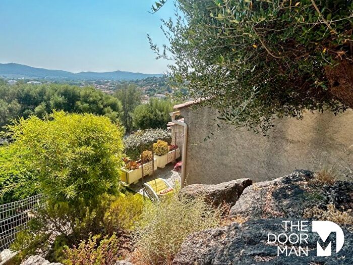 Le Lavandou, Rousset, Four des Maures, Saint-Clair : Maison 5 pièces à vendre