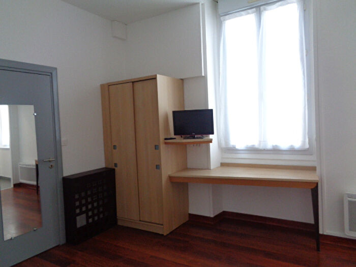 Saint-Palais : Appartement 1 pièce à louer