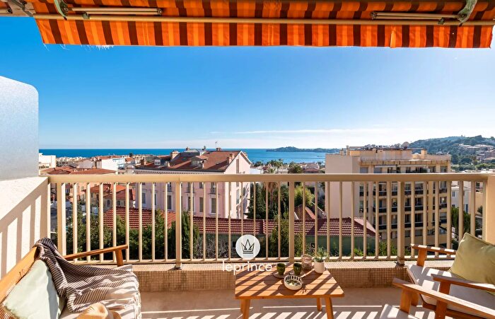 Appartement à vendre - Beaulieu-sur-Mer - 3 pièces - 2 chambres