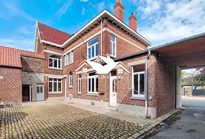 Maison 8 pièces à Mérignies, à vendre