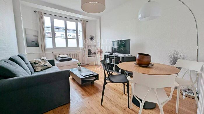 Hôtel de Ville, Courbevoie : Appartement 2 pièces à louer