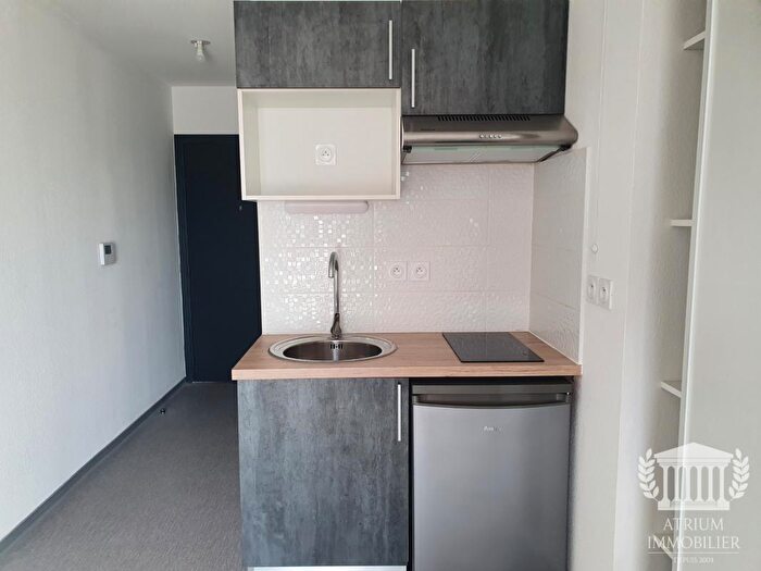 Appartement à louer - Nîmes, Route dAvignon - 1 pièce