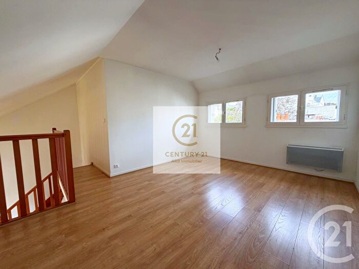 Appartement 2 pièces à Quartiers Centre, Colombier, à vendre