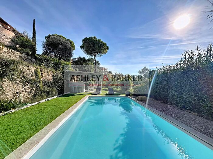 Maison à vendre - Mougins, Centre-ville, Village, Tournamy, Le Val de Mougins - 6 pièces - 5 chambres