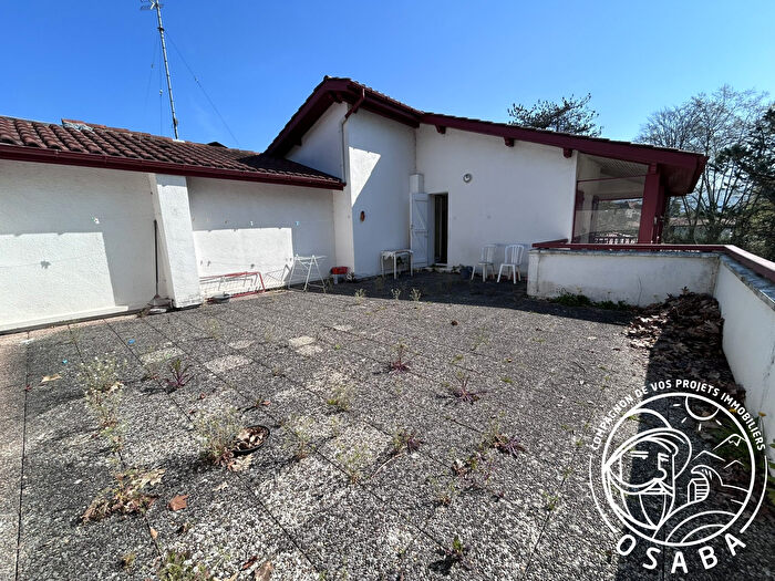 Appartement à vendre - Cambo-les-Bains - 3 pièces - 2 chambres