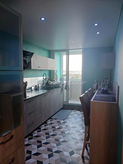 Appartement à vendre - Saint-Pierre-des-Corps, Grand Mail, Rabaterie, Aubrière - 5 pièces - 3 chambres