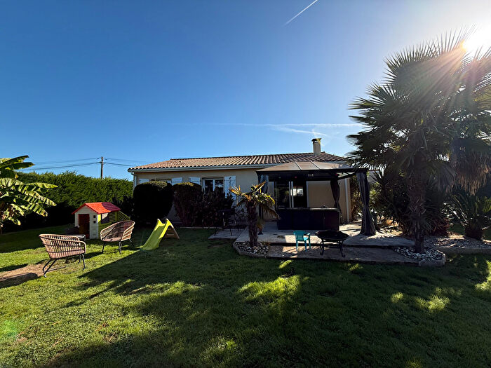 Saint-Seurin-sur-lIsle : Maison 4 pièces à vendre