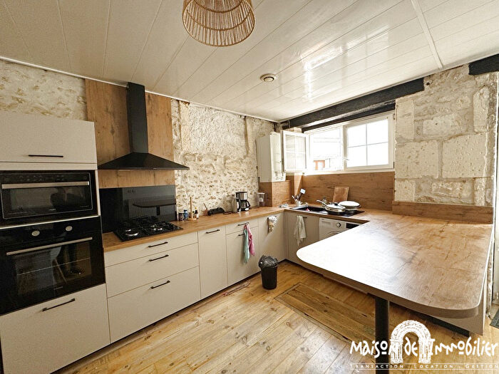 Maison à louer - Cognac, Centre-ville, Gare - 3 pièces - 1 chambre
