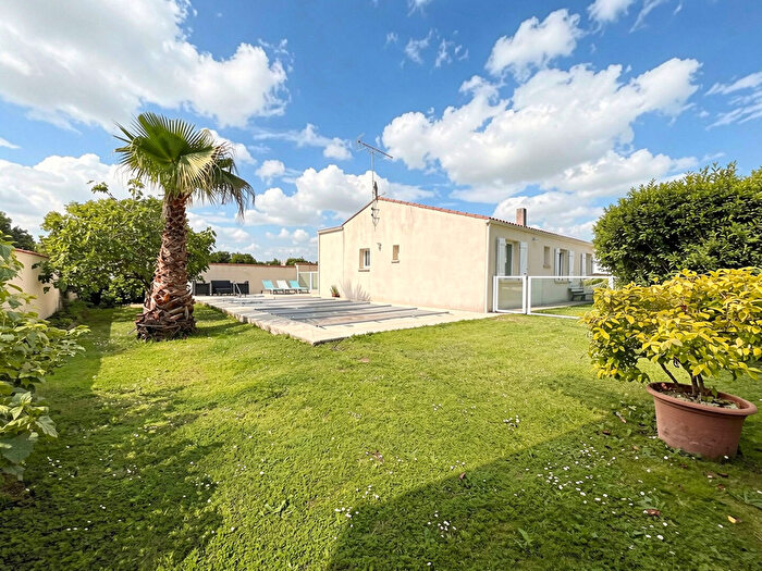 Saint-Christophe - Maison 6 pièces à vendre