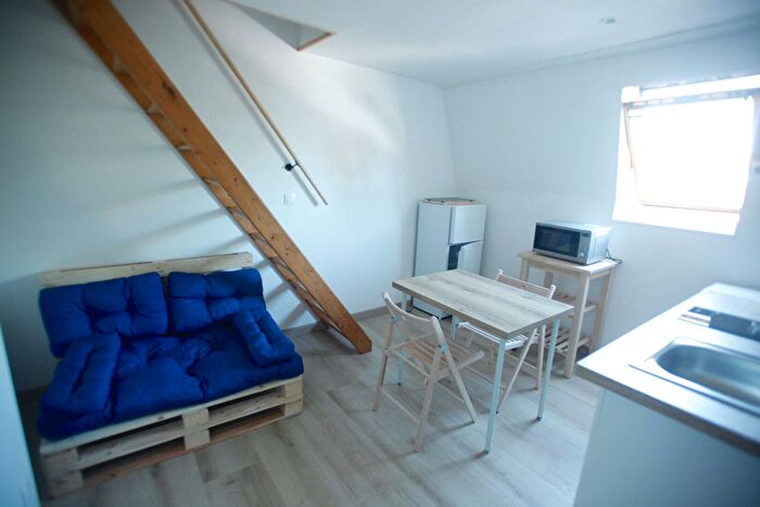 Appartement 1 pièce à Becquerel, Mons-en-Bar ul, à louer