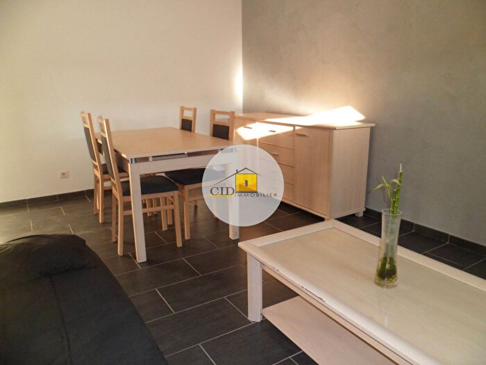 Centre, Décines-Charpieu - Appartement 2 pièces à louer