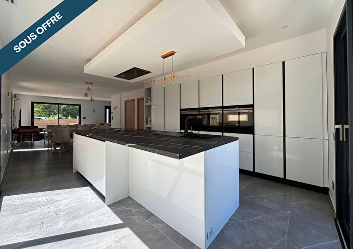 Maison 5 pièces à Mauves, à vendre