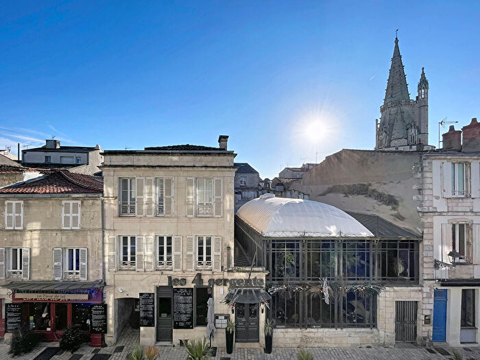 Appartement à vendre - La Rochelle, Centre-ville, Vieux-port, Marché - 2 pièces - 1 chambre