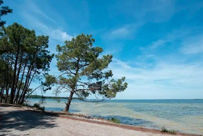 Maison à louer - Hourtin - 4 pièces - 3 chambres