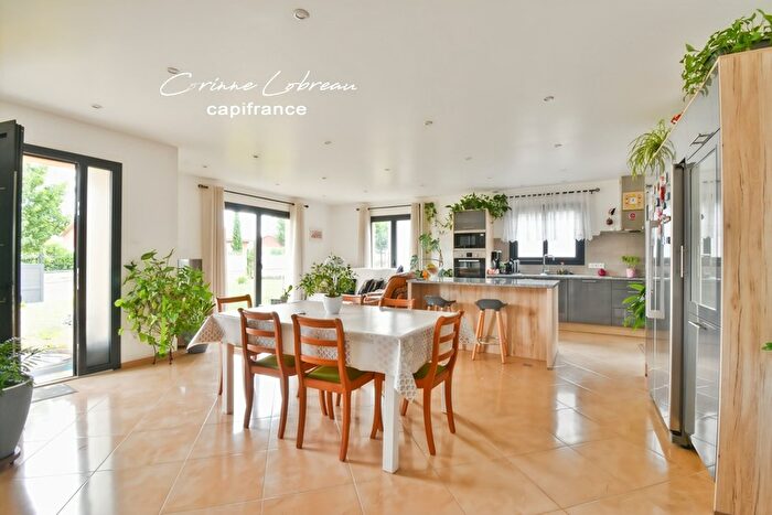 Saint-Julien-sur-Veyle - Maison 5 pièces à vendre
