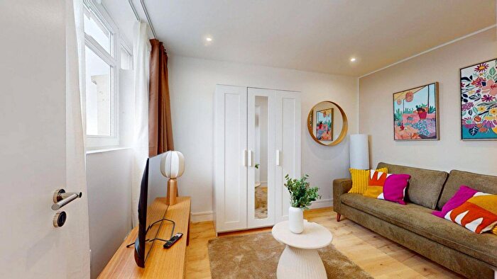 Appartement 1 pièce à Centre-Neuf Bourg-Quesnoy-Delsaux-Musée-Cannoniers-Gare, Valenciennes, à louer