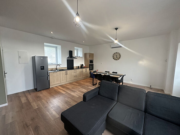 Appartement à louer - La Roche-Derrien - 4 pièces - 3 chambres