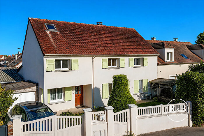 Maison 7 pièces à vendre à Les Clayes-sous-Bois, Centre-ville