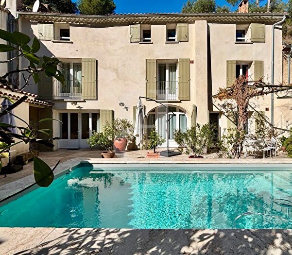 Maison à vendre - Saint-Rémy-de-Provence - 8 pièces - 4 chambres