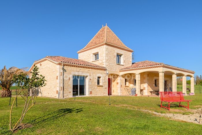 Maison à vendre - Monbahus - 5 pièces - 4 chambres