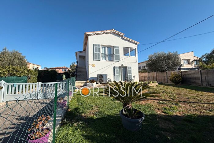 Maison à vendre - Cagnes-sur-Mer, Le Val Fleuri - 7 pièces - 4 chambres