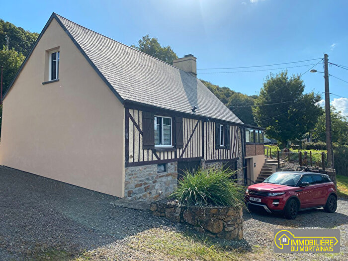 Maison à vendre - Mortain - 6 pièces - 4 chambres