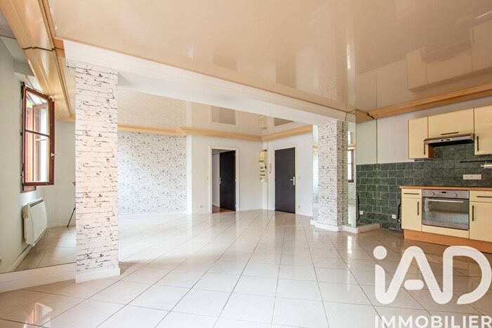 Appartement à louer - Centre Ville Nord, Aix-les-Bains - 3 pièces - 2 chambres