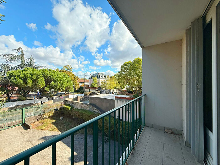 Appartement 2 pièces à Nanterre, Vieux Pont, à vendre