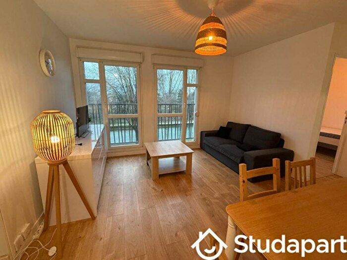 Appartement à louer - Barbâtre-Saint Remy-Verrerie, Reims - 4 pièces - 3 chambres