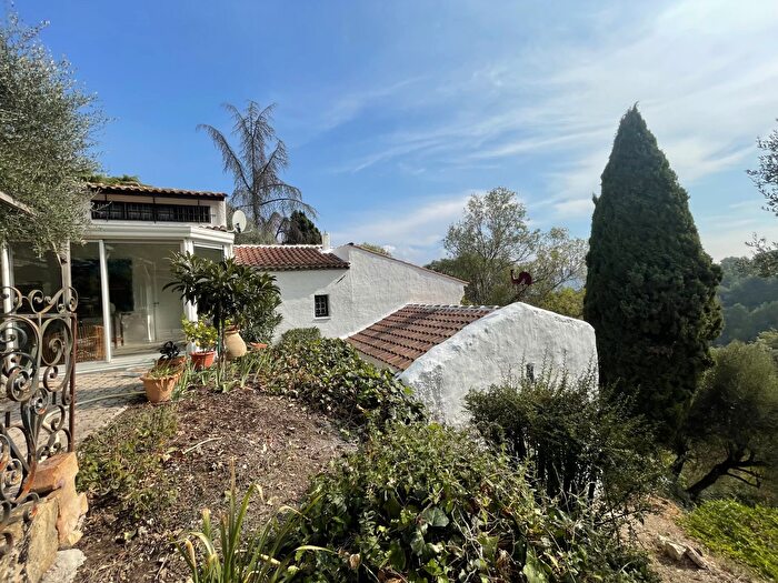 Maison 8 pièces à Cantaron, à vendre