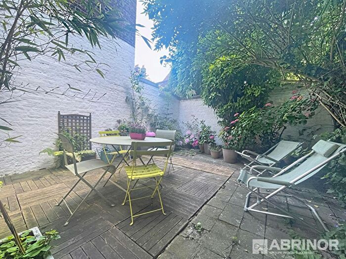 Maison 8 pièces à Lille, Wazemmes, à vendre