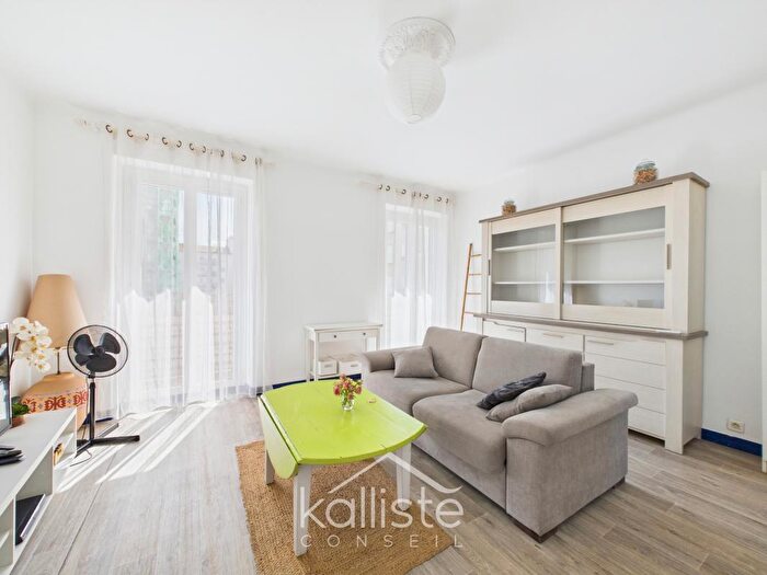 Appartement à louer - Ajaccio, La Viletta, Pietrina, Gare - 3 pièces - 2 chambres