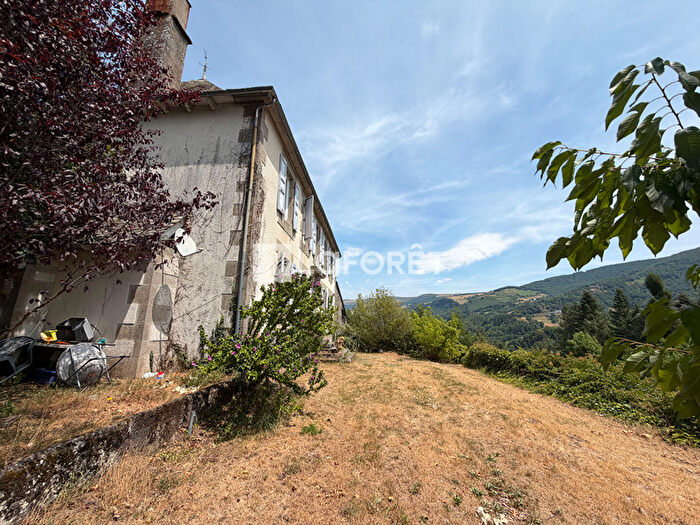Thiézac : Maison 7 pièces à vendre