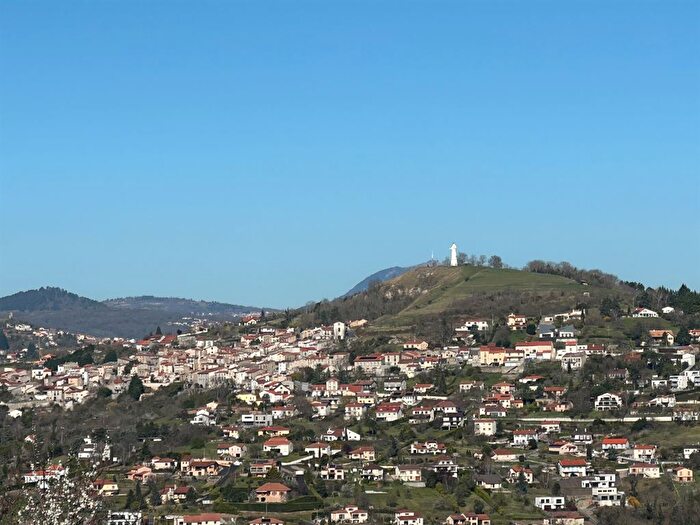 Maison à vendre - Veyre-Monton - 6 pièces - 4 chambres