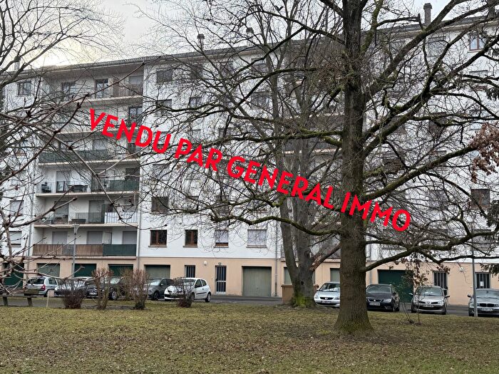 Appartement à vendre - Saint-Louis, Centre-ville - 2 pièces - 1 chambre