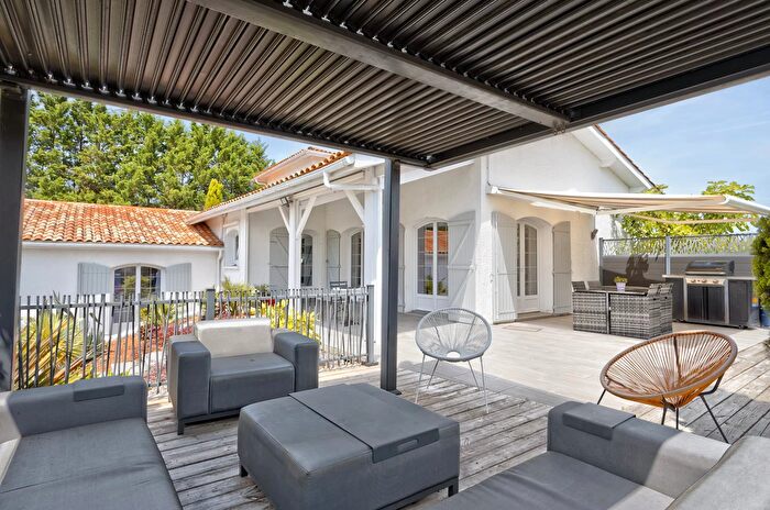 Maison à vendre - Gradignan, Ornon, Chartrèze, Beausoleil - 8 pièces - 5 chambres