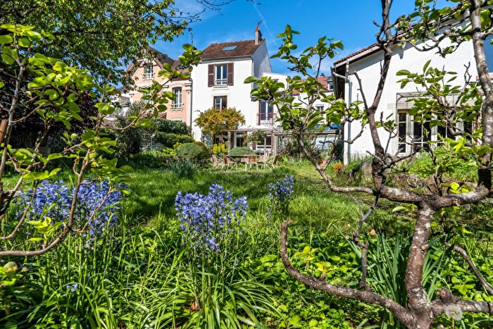 Andrésy, Village, Les Iles, Renardière : Maison 11 pièces à vendre