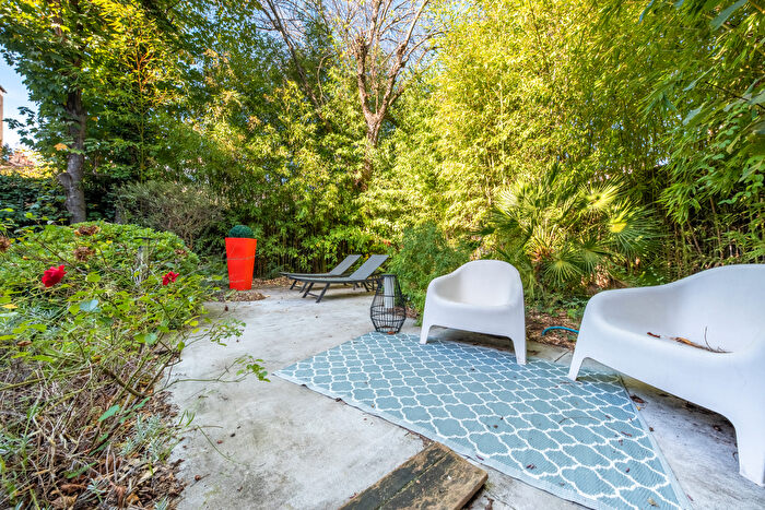 Maison à vendre - Colombes, Europe - 7 pièces - 5 chambres