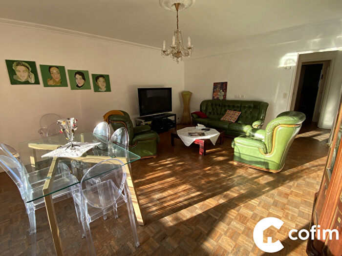 Appartement à vendre - Pau, Centre-ville - 3 pièces - 2 chambres